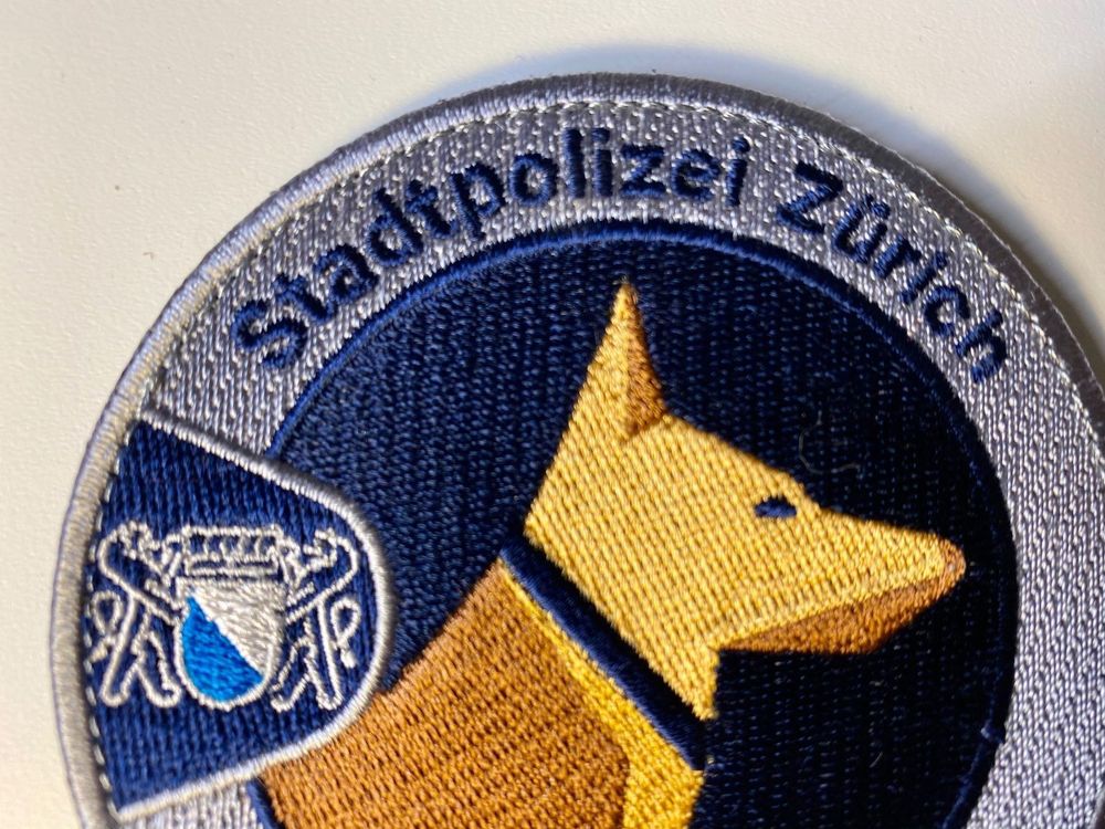 Stadtpolizei Zürich Diensthunde K9 (Neu (gemäss Beschreibung)) in Volketswil für CHF 15 – mit ...