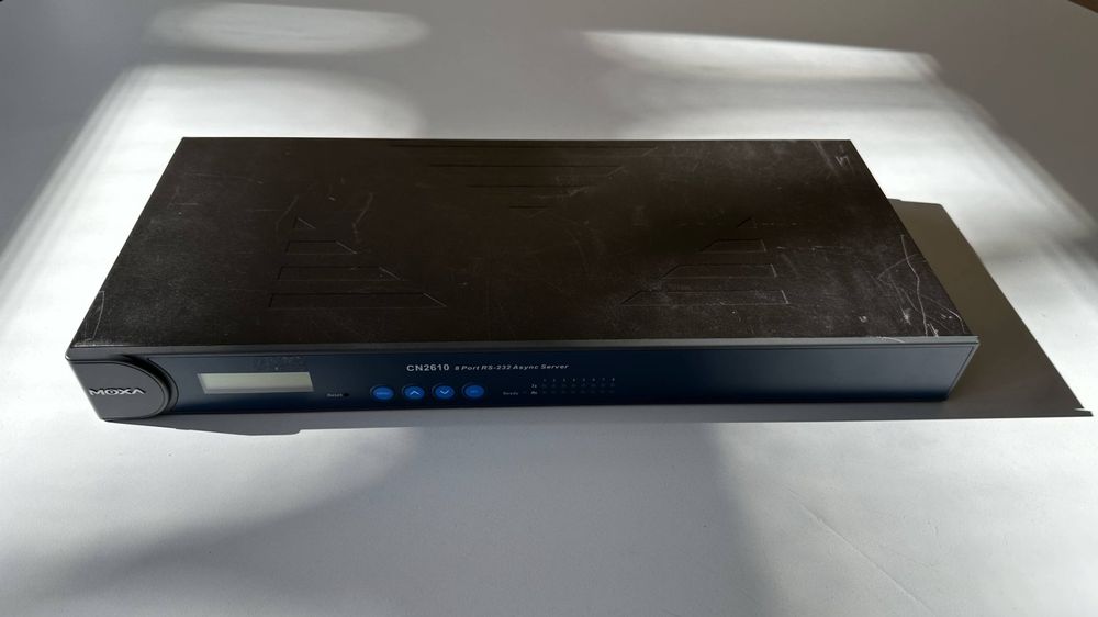 Moxa CN2610-8port - Serveur (Gebraucht) in Rossens für CHF 590 – mit ...