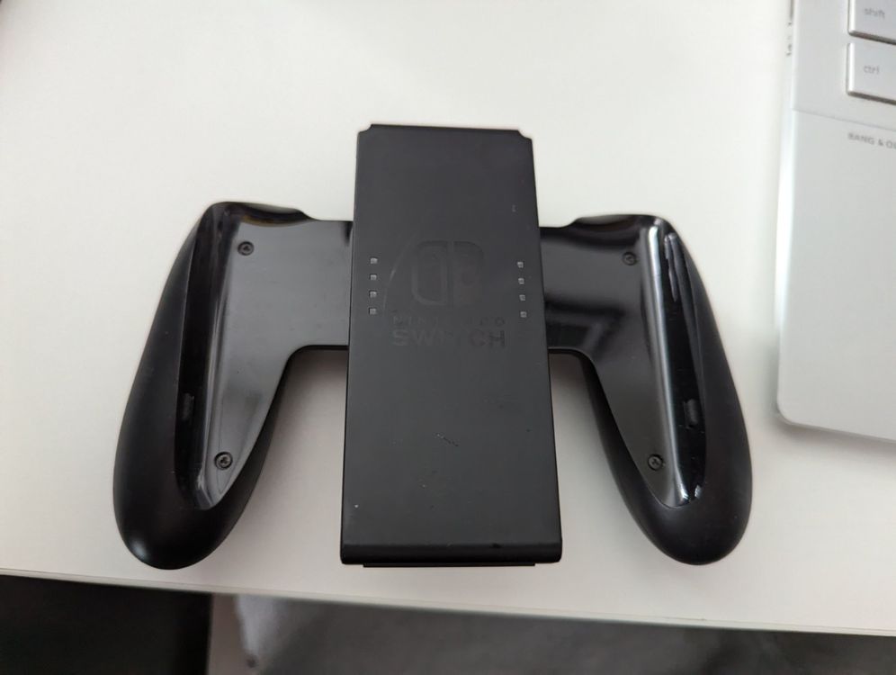 Official Nintendo Switch Joy-Con Comfort Grips (Gebraucht) in Hünenberg ...