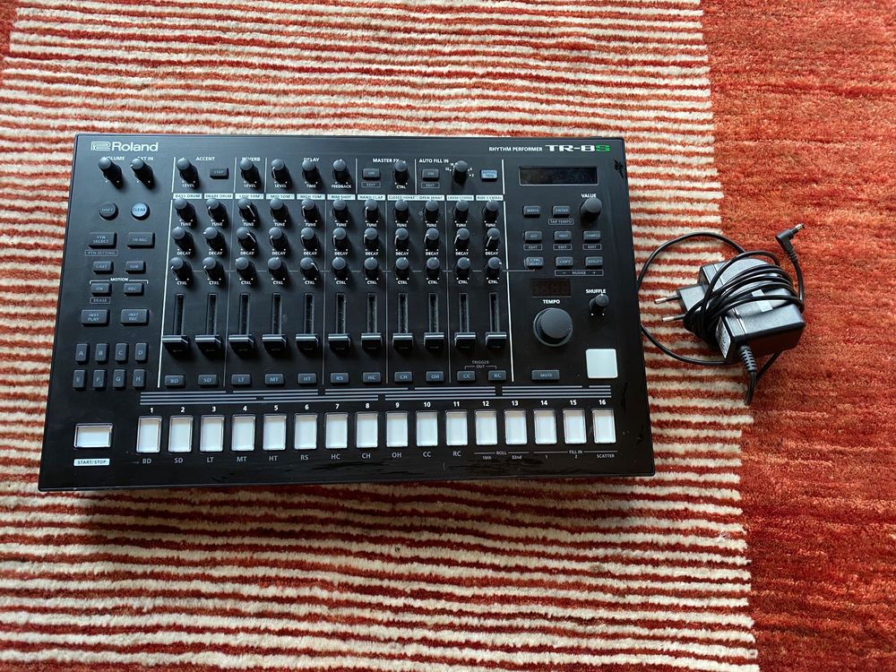 Roland TR8-s, sehr guter Zustand (Gebraucht) in Chur für CHF 395 – mit ...