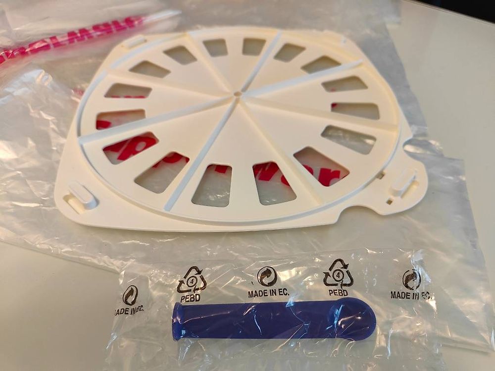 TUPPERWARE Croissant Party (Gebraucht) in Rancate für CHF 17 – mit ...