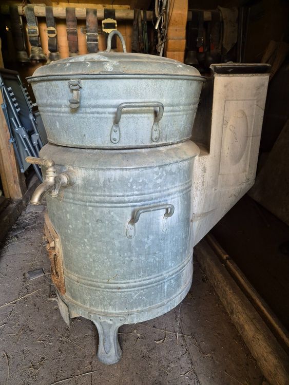 Alter "Wösch-Hafe", Wasser-Erhitzer mit Holzfeuerung (Gebraucht) in ...