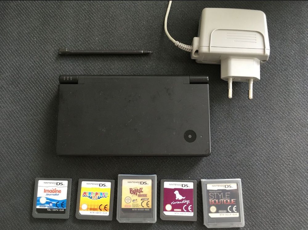 Nintendo DSi Black 5 jeux (Gebraucht) in Genève für CHF 60 – mit ...