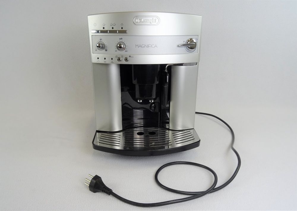 Kaffeemaschine MAGNIFICA ESAM 3200.S DeLonghi | Kaufen auf Ricardo