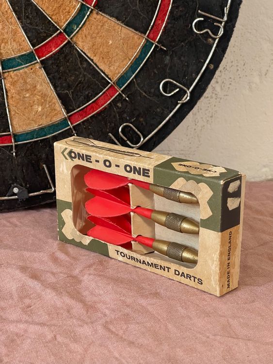 Retro Dartscheibe inkl. Darts (Gebraucht) in Rapperswil SG für CHF 1 ...