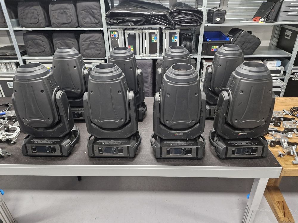 8x Robe Pointe Moving Head mit Case Trussadapter, Netzkabel (Gebraucht ...