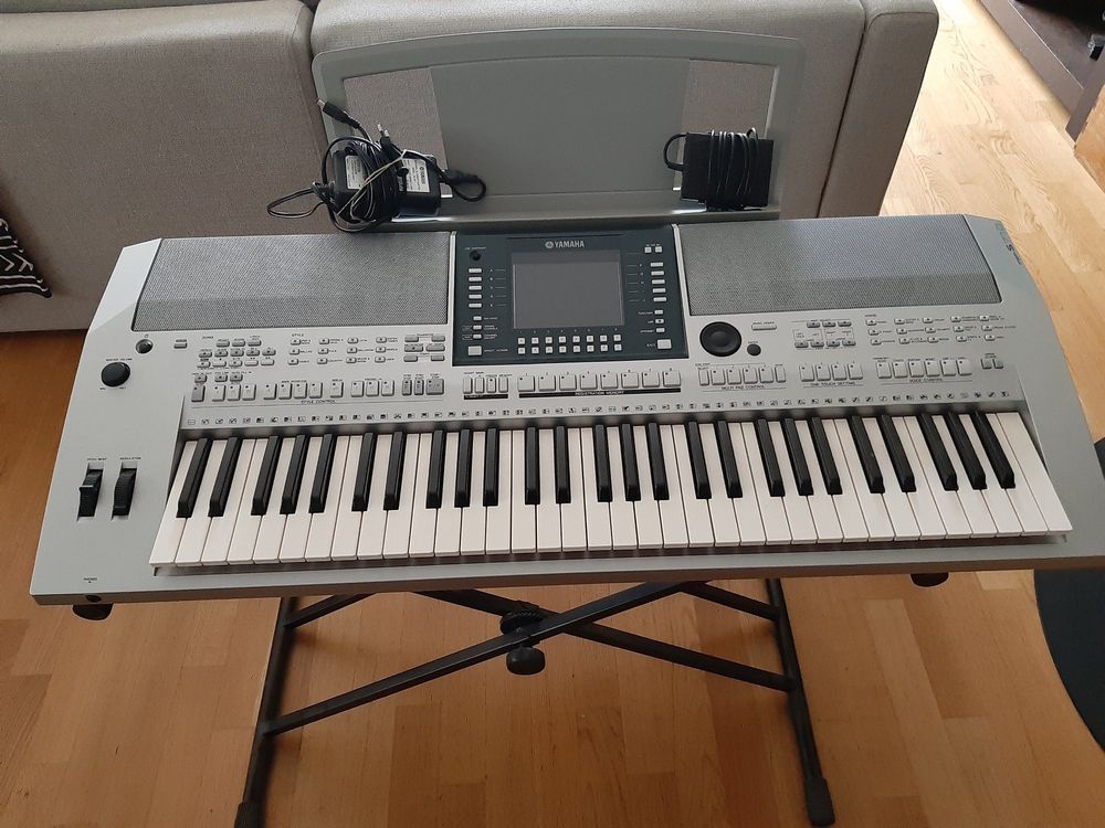 Yamaha Keyboard PSR S710 + Ständer (Gebraucht) in Uster für CHF 400 ...