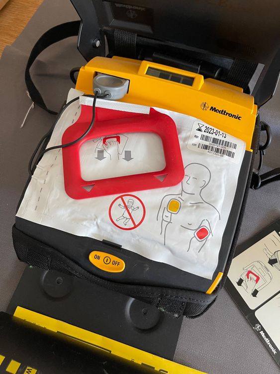 Defibrillator Medtronic Lifepack CR plus AED (Gebraucht) in Wengen für ...