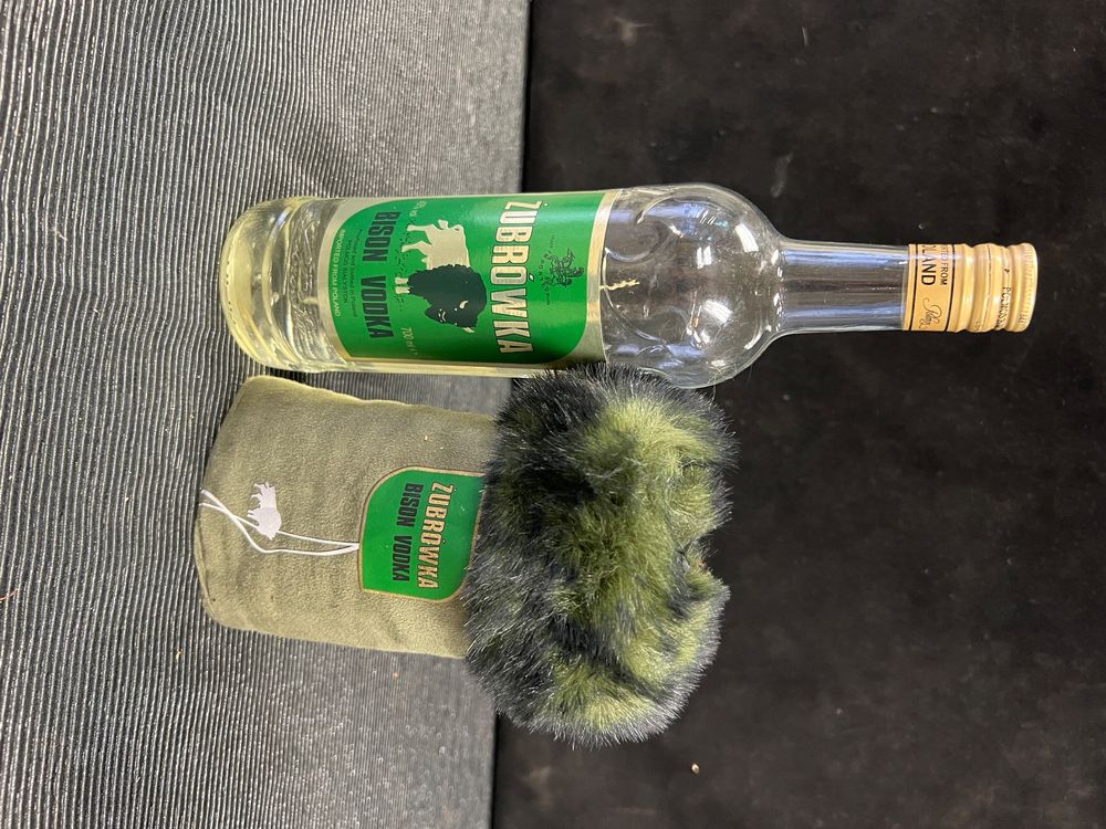 BISON VODKA ZUBROWKA ANCIENNE BOUTEILLE ENTAMÉE (Gebraucht) in Genève ...