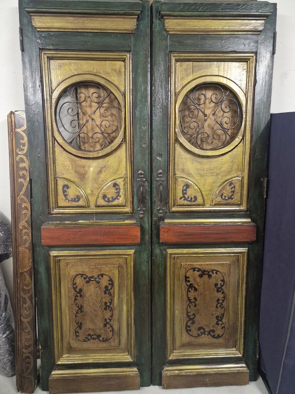 Eckschrank aus massivem Echtholz, handgefertigt, Einzelstück (Gebraucht ...