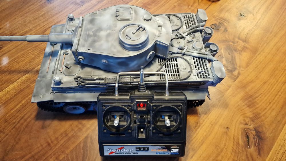 RC Panzer "TIGER" (Defekt) in Wiesendangen für CHF 71 – mit Lieferung ...