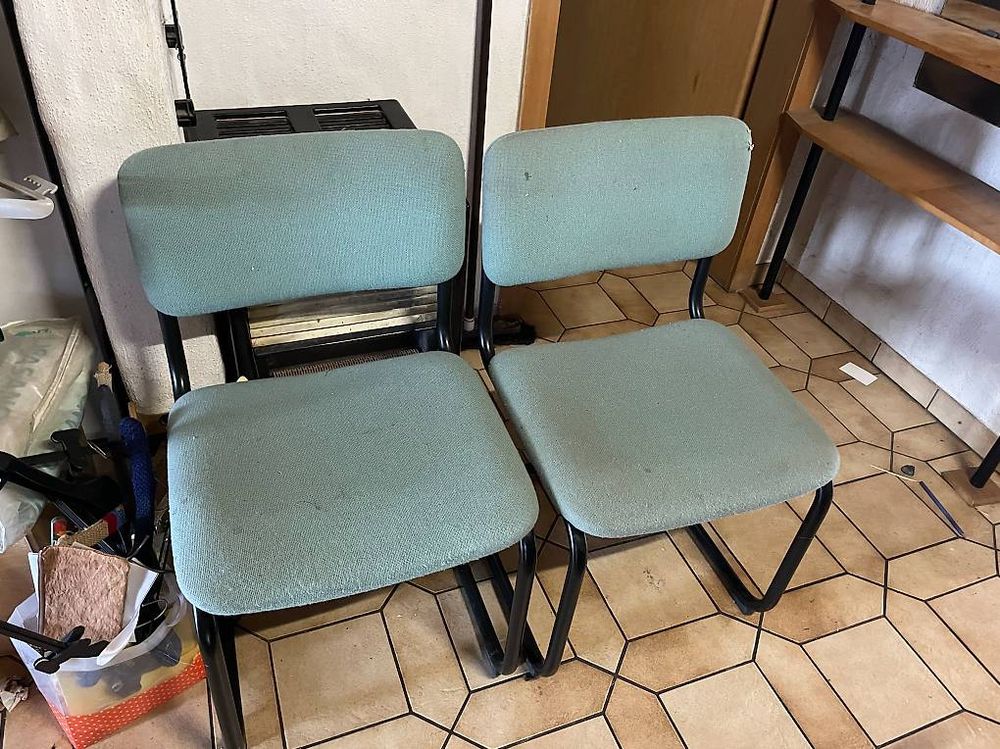 Freischwinger / Stühle (Gebraucht) in Aeschi b. Spiez für CHF 1 – nur Abholung auf Ricardo kaufen