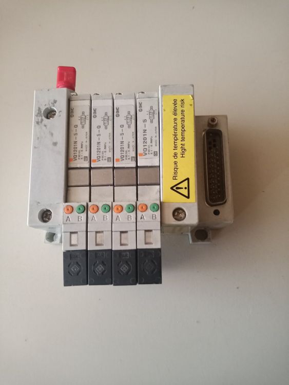 SMC Ventilblock mit 4 SMC VQ1201N-5-Q Elektro Ventilen 24VDC (Gebraucht) in Staffelbach für CHF ...
