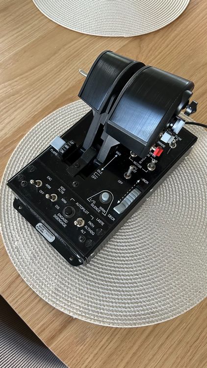 Thrustmaster Hotas Warthog Dual Throttle (Gebraucht) in Regensdorf für ...