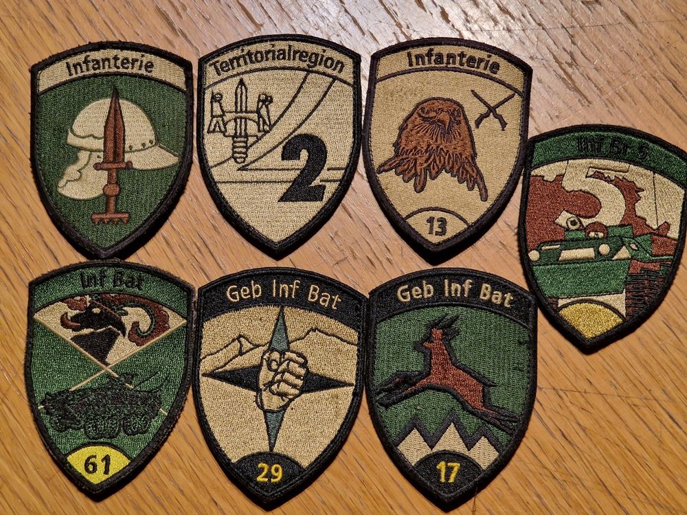 Infanterie Abzeichen 8 Badges Klett (Gebraucht) in Nyon für CHF 46 ...