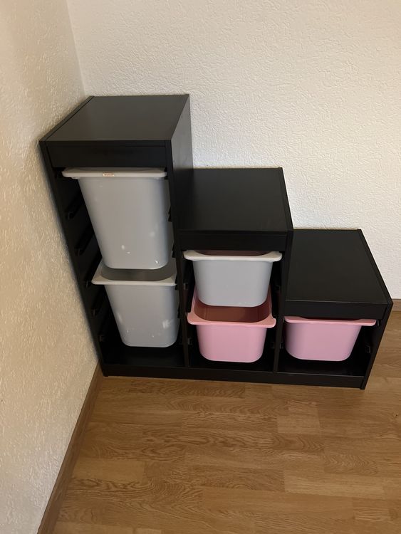 Schwarzes Eckregal Treppe Stufenregal Regal mit Boxen (Gebraucht) in ...