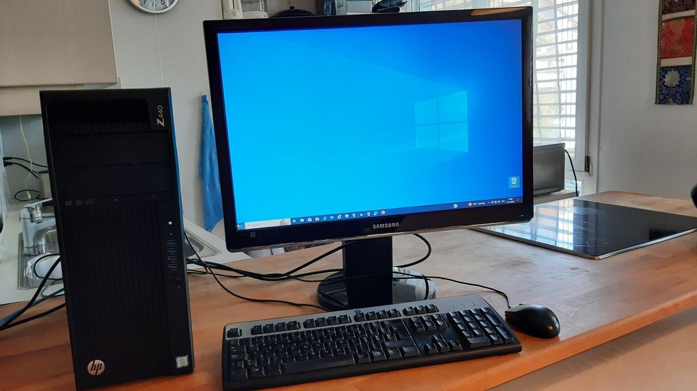 PC Desktop HP Z440 Workstation +26' Samsung Monitor (Gebraucht) in ...