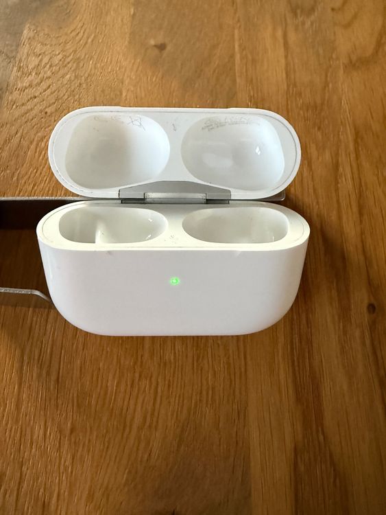 APPLE AirPods Pro 2 Charging Case (Gebraucht) in Lausanne für CHF 1 ...