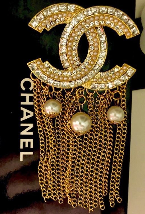 Chanel Brosche CC Logo gross V.I.P. GIFT (Neu (gemäss Beschreibung)) in ...