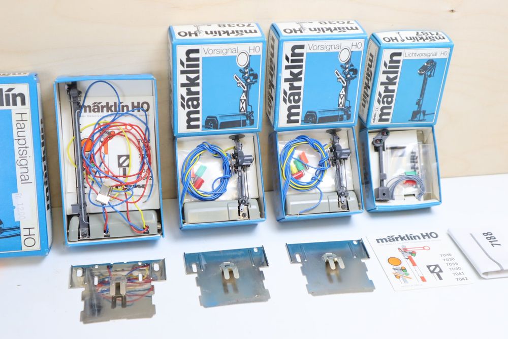 Märklin 4 x Licht Signal 7038 / 7039 / 7187 - H0 | Kaufen auf Ricardo