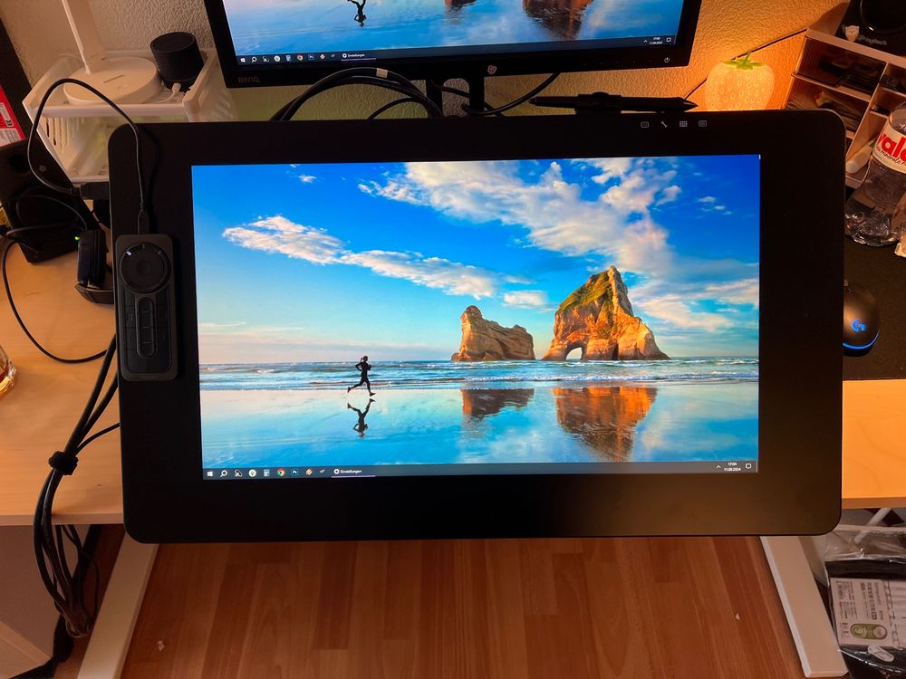Wacom Cintiq Pro 24 Tablet 4K HD und Ständer | Acheter sur Ricardo