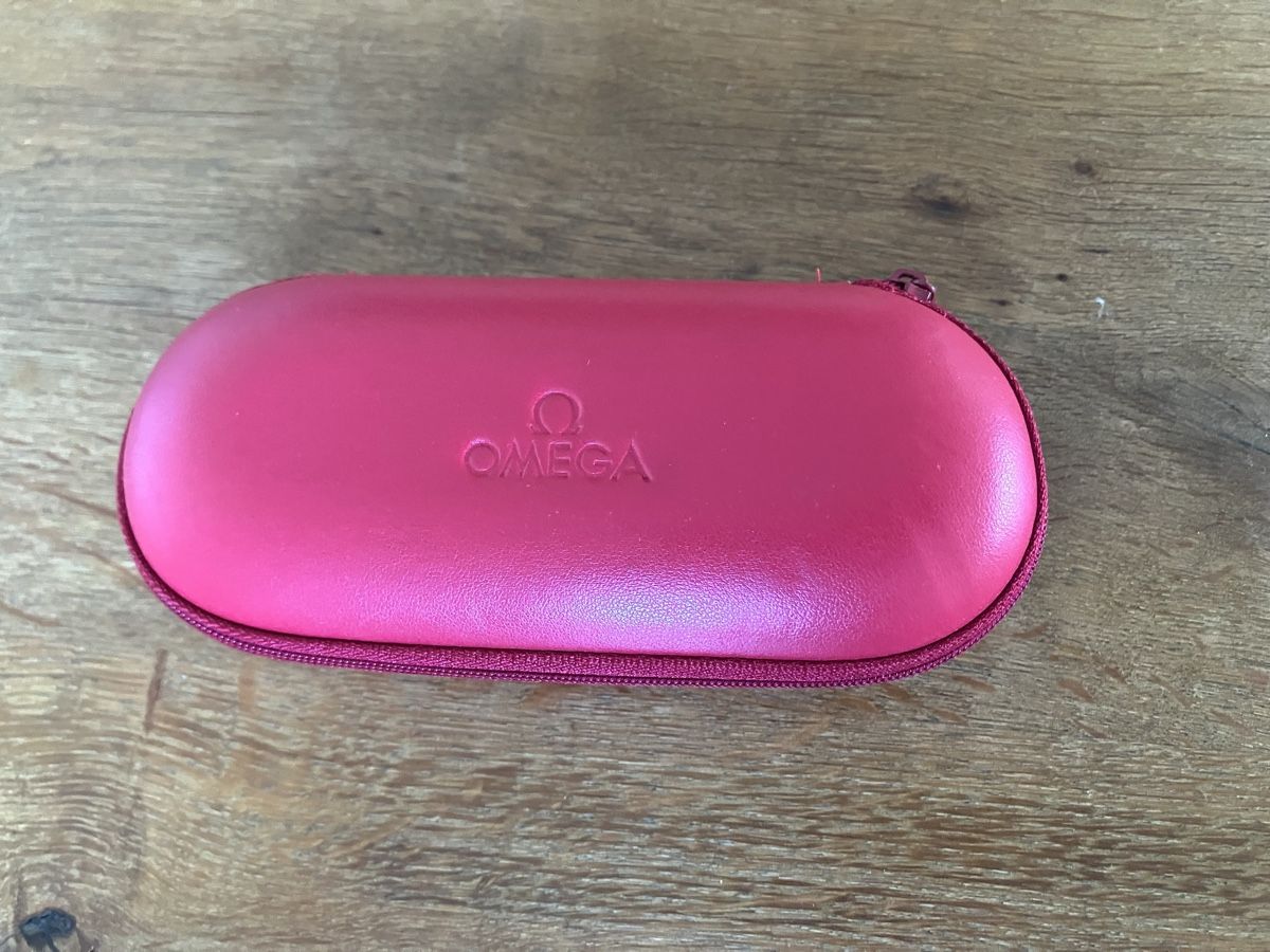 Custodia Omega originale rossa (Usato) a Camorino per CHF 20 – con ...