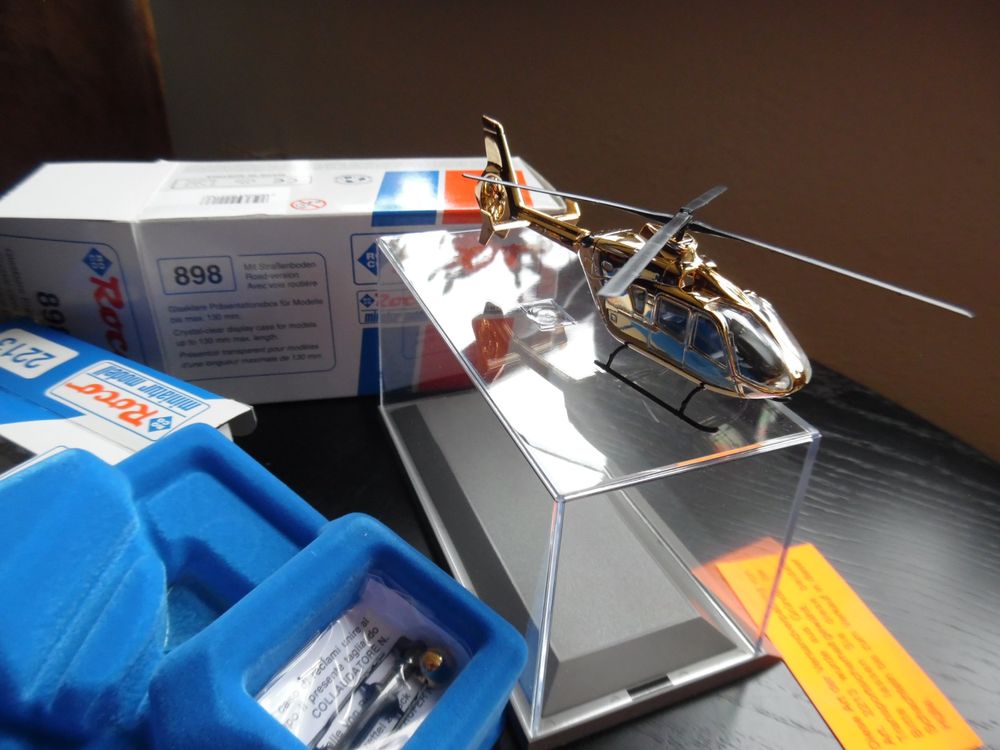 Roco Eurocopter Helikopter in Gold mit Schaukasten und OVP (Gebraucht ...