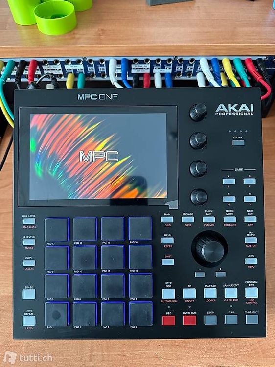 Akai MPC One Standalone MIDI Sequencer und Sampler | Kaufen auf Ricardo