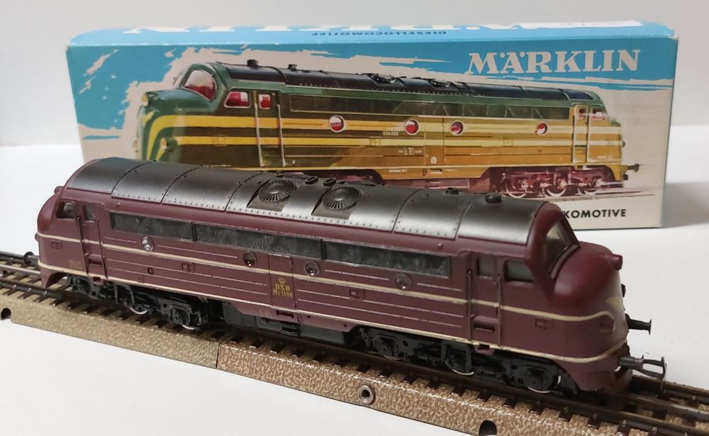 Märklin 3067 - DSB Diesellok My 1100, bordeauxrot, OVP (Gebraucht) in ...