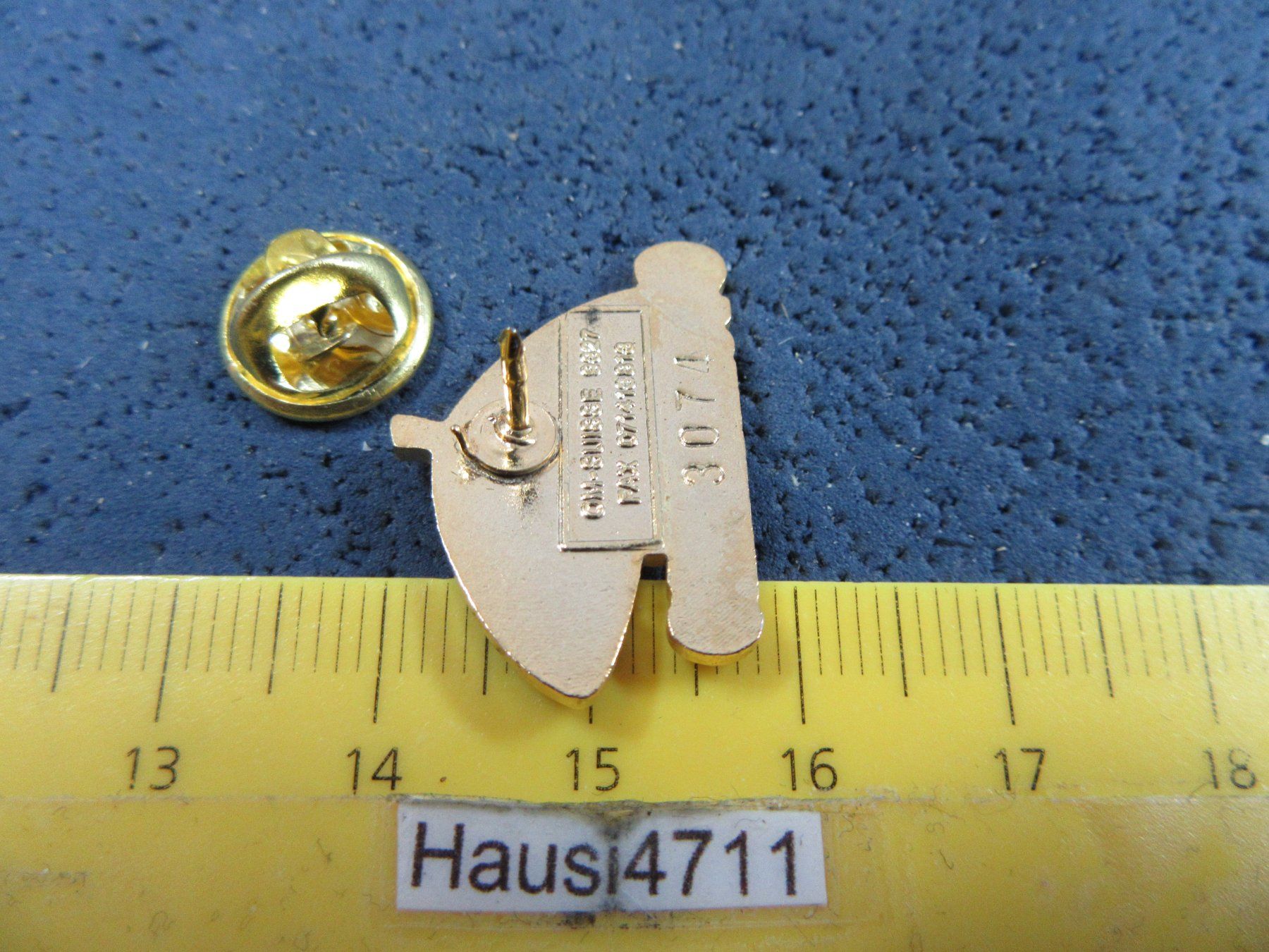 OVO SENNEN-KÄPPI SCHMUCK-PIN ENAMEL GOLDIG WANDER (Gebraucht) in Ettingen für CHF 1 – mit ...