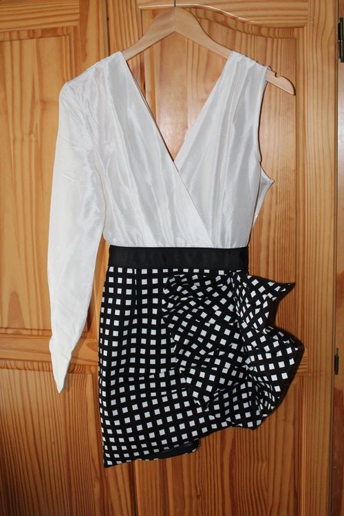 LETZTE CHANCE self-portrait Kleid schwarz/ weiss NEU Gr. XXS (Neu und ...