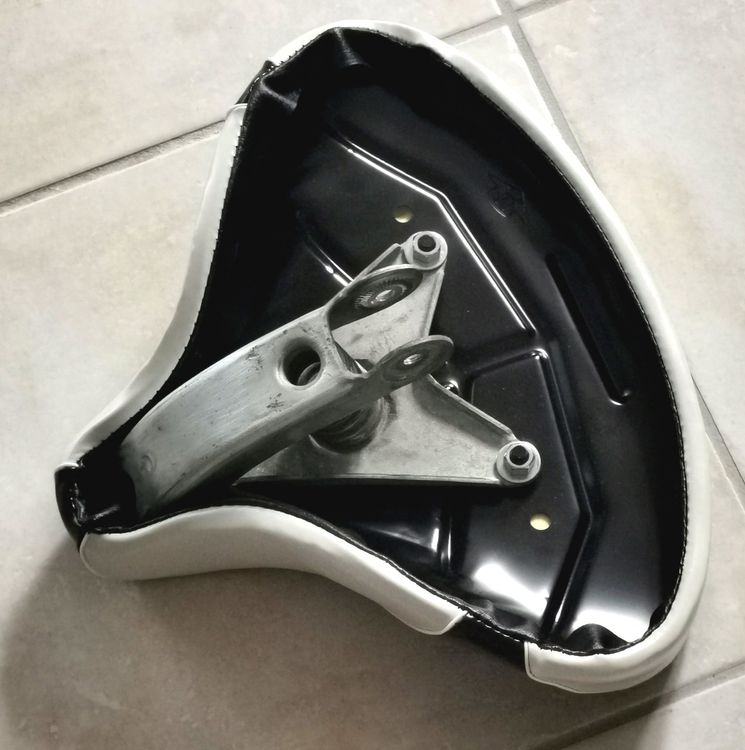 Monark Piccolo Sattel NEU! JLO/ILO - komplett mit Unterbau! (Neu ...