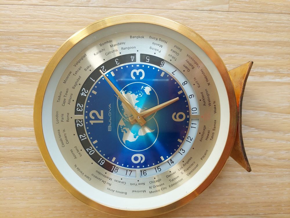Bulova World-Timer-Alarm-Tischuhr, Weltzeit, Handaufzug (Gebraucht) in ...