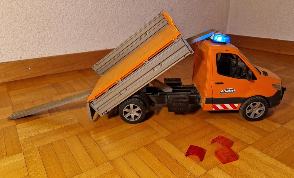 Bruder Mercedes Kipplaster Orange Occasion (Gebraucht) in Bennau für ...