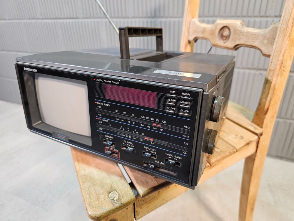 Intervision 2-Band Color-TV-Clock-Radio TV-487 Fernseher (Gebraucht) in ...