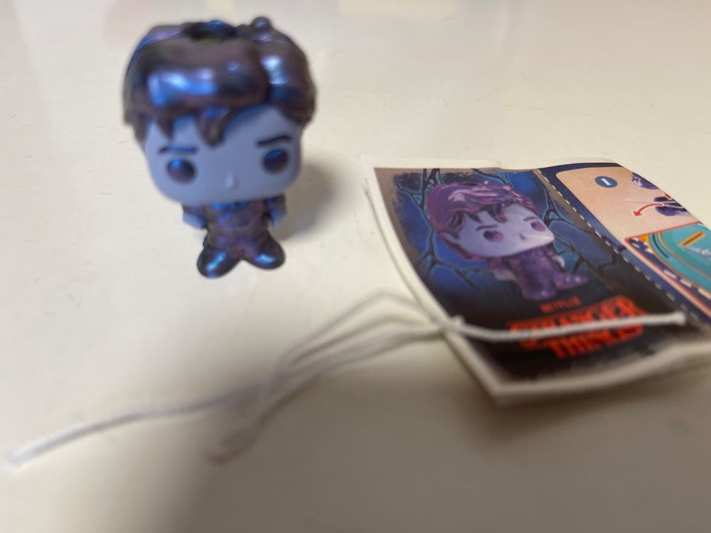 Kinder Joy Stranger Things Steve Funko Figur (Neu (gemäss Beschreibung ...