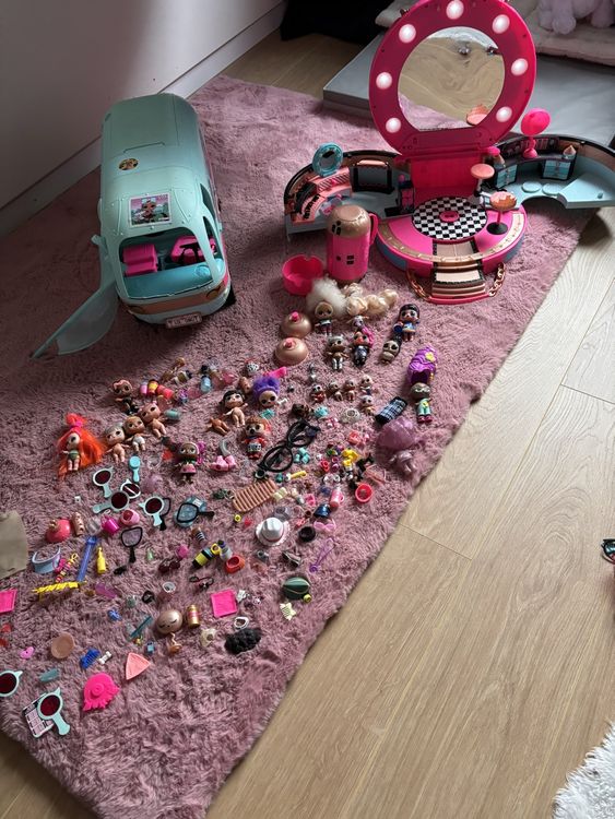 LOL Surprise Puppen mit viel Zubehör (Gebraucht) in Weisslingen für CHF 45 – nur Abholung auf ...