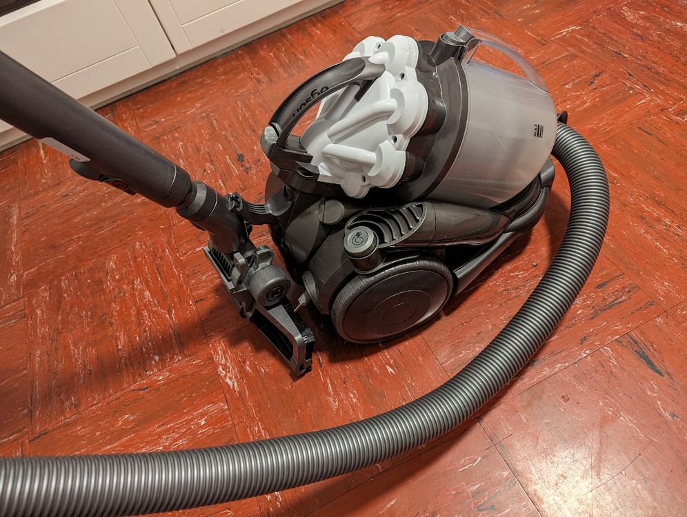 Dyson DC29 dB Staubsauger (Gebraucht) in Zürich für CHF 71 – nur ...