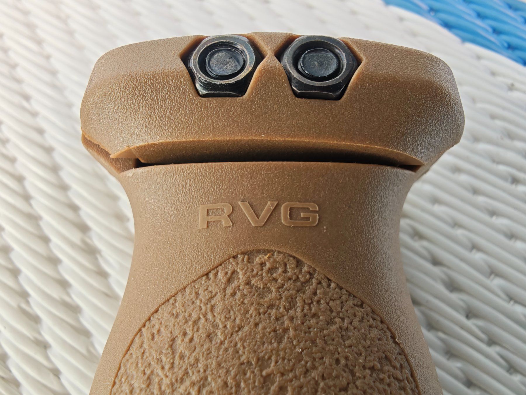 Magpul RVG MOE Foregrip Waffengriff - Picatinny - Dark Earth (Gebraucht ...