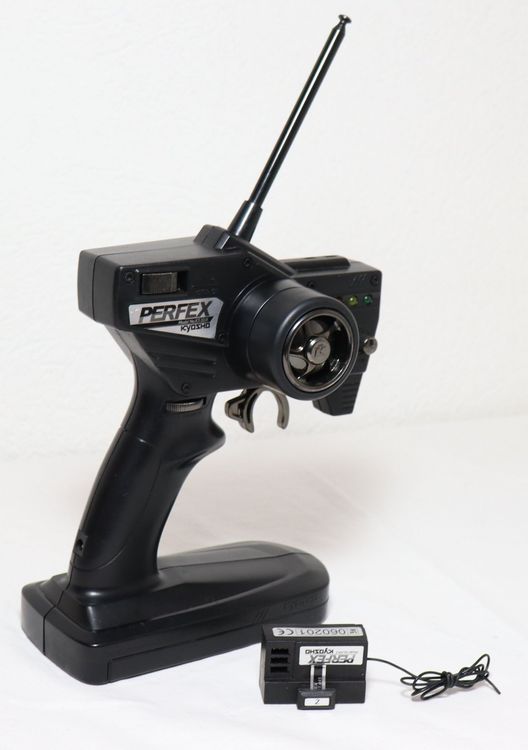 Kyosho KT-3DX Fernsteuerung mit Empfänger 2-Kanal 27 MHz AM (Gebraucht) in Frick für CHF 15 ...