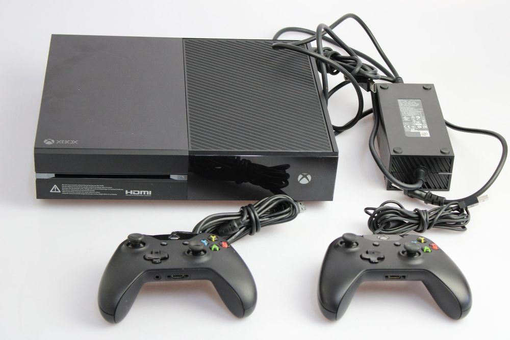 XBOX ONE + 2 Controller | Kaufen auf Ricardo