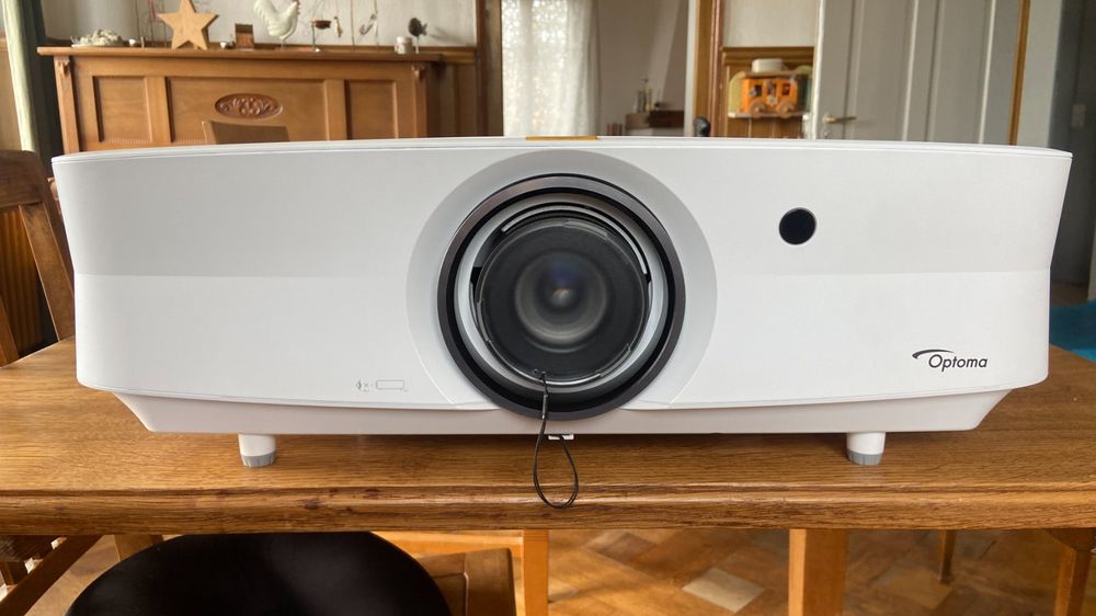 Optoma Beamer UHD65LV - Das Lichtwunder (Gebraucht) in Hausen am Albis ...