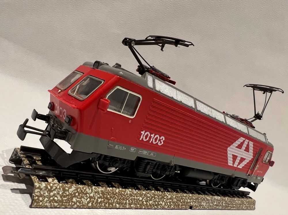 Märklin Lok 10103 rot (4) (Gebraucht) in Biel/Bienne für CHF 79 – mit ...