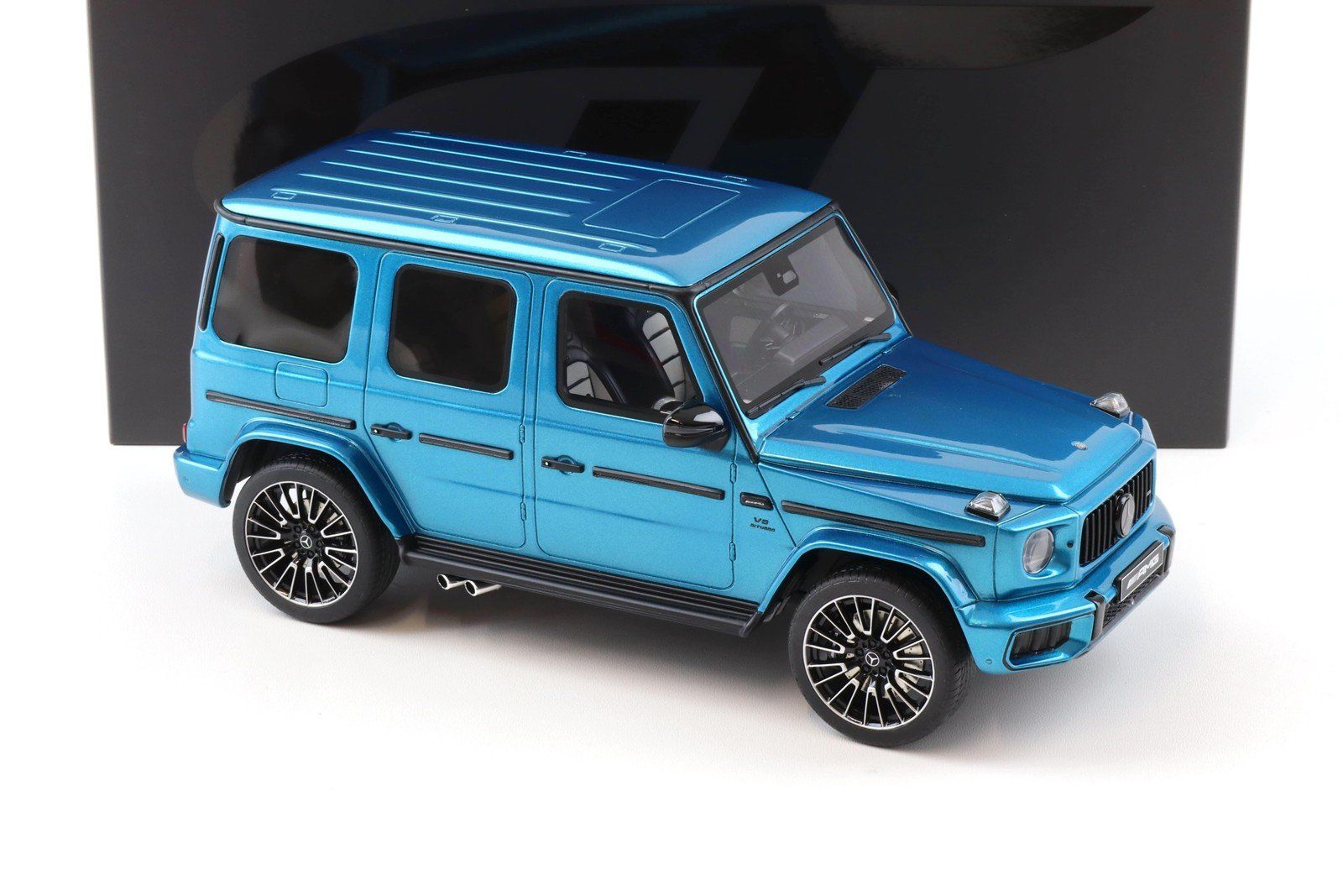 Mercedes G63 AMG G-Class Hyper blue metallic 2024 1/18 NEU (Neu und ...