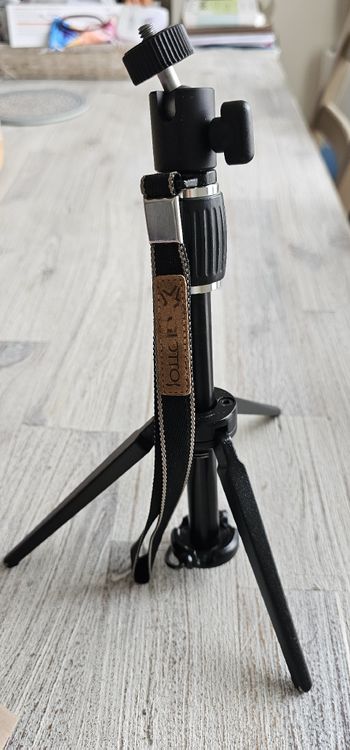 Trépied Giotto (D'occasion) à Yverdon-les-Bains pour CHF 20 – avec ...