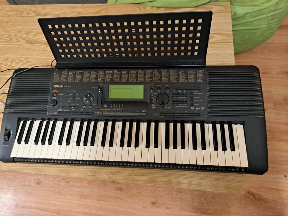 Yamaha Keyboard PSR-340 mit Netzteil, Occasion (Gebraucht) in Rohr b ...