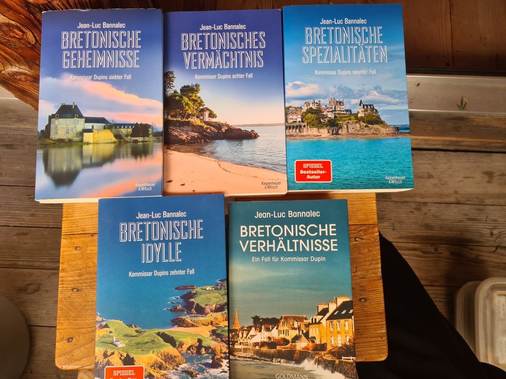 5 Krimis, Jean-Luc Bannalec, Kommissar Dupin Fall 1,7,8,9,10 (Gebraucht) in Halten für CHF 3 ...