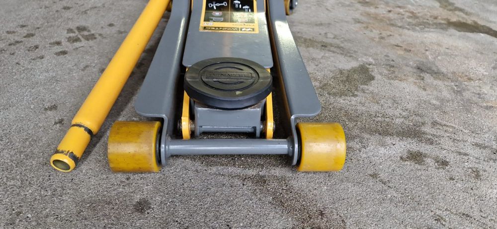 Wagenheber Winntec Ultraflach Y420250 (Gebraucht) in Geuensee für CHF ...