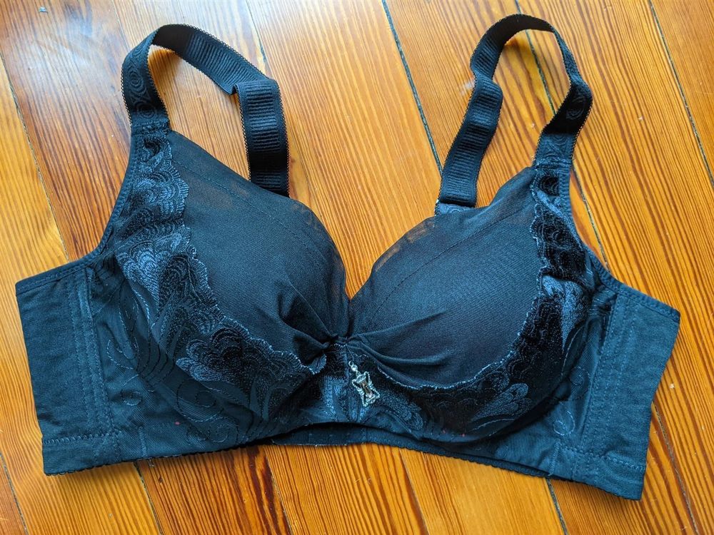 Schöner schwarzer BH, 46/105 | Kaufen auf Ricardo