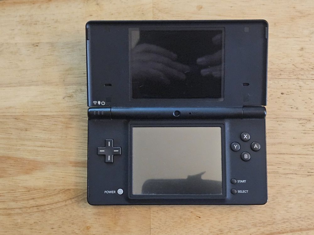 Black Nintendo DSi System + housse | Kaufen auf Ricardo